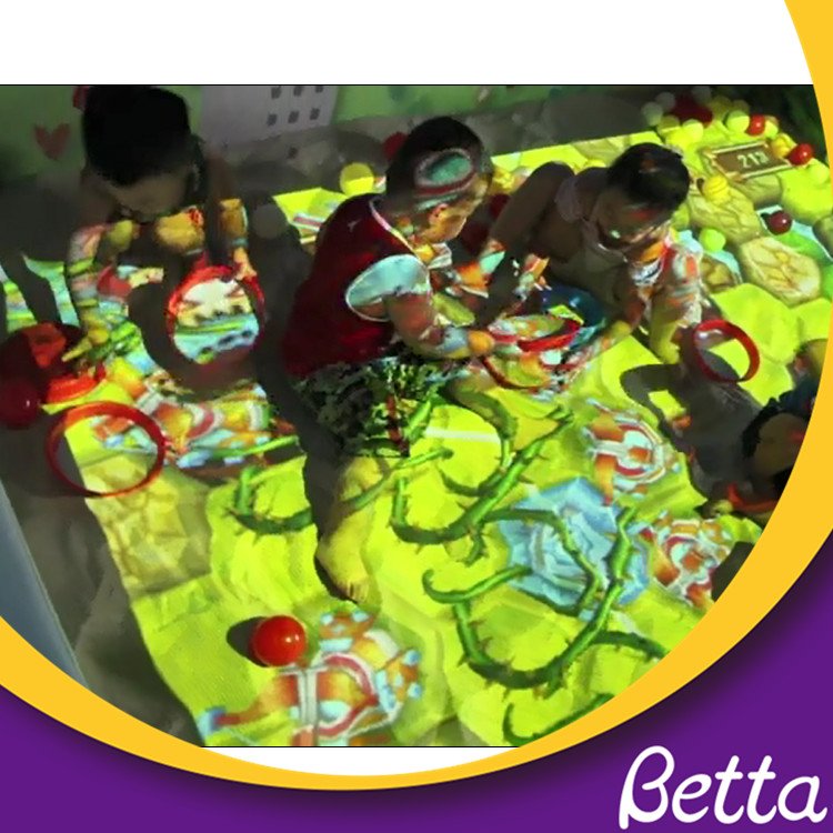 3D interactive wall projection smash ball games/interactive ball pool ...